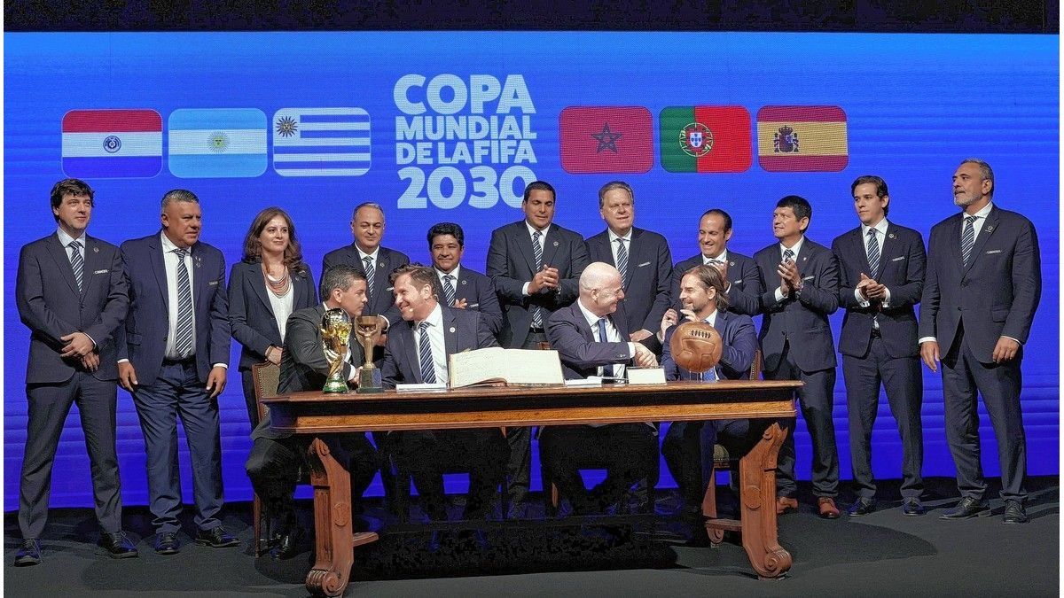La FIFA y Conmebol oficializaron el inicio del Mundial 2030 en Sudamérica