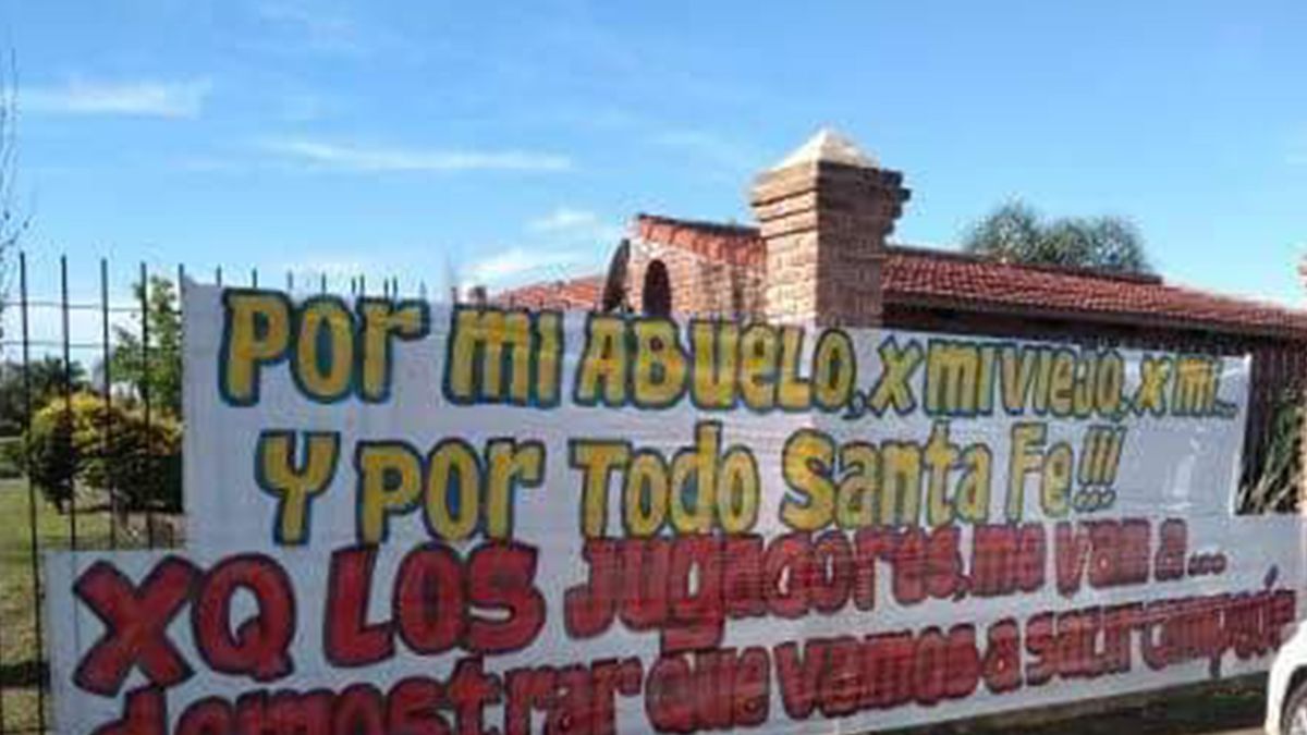 La bandera con dedicatoria especial en el predio que movió a todo Colón