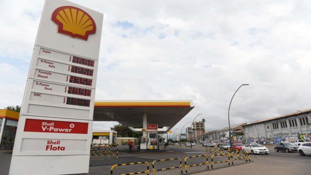 YPF siguió los pasos de Shell y subió casi 5 por ciento las naftas