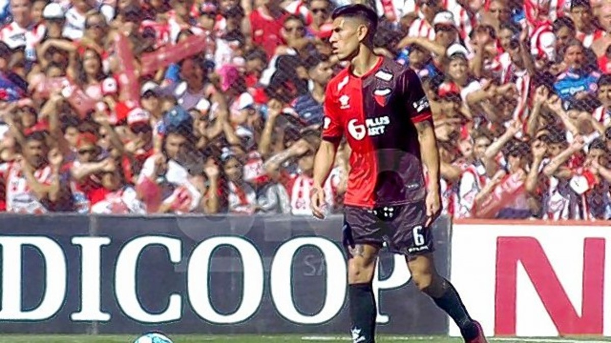 Un defensor de Colón que podría emigrar al fútbol peruano