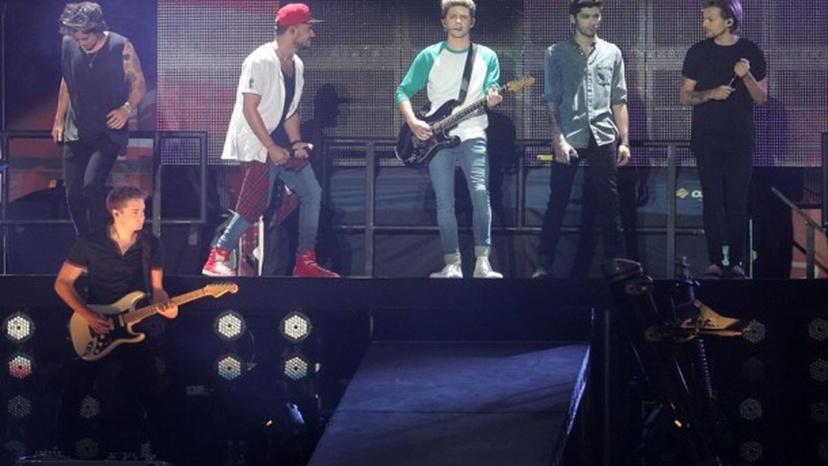 Una multitud disfrutó del show de One Direction en el estadio Vélez