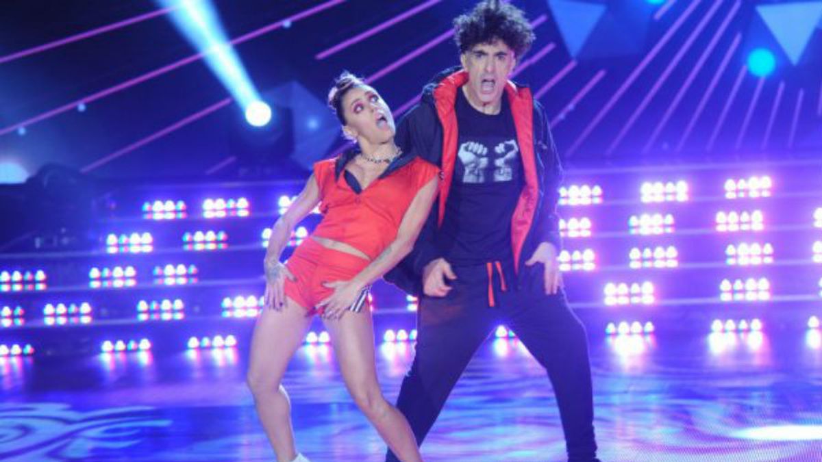 La bailarina que acompañaba a Favio Posca confesó que el actor la hizo ...