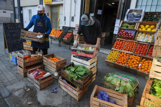Ya abrieron más almacenes y la misma cantidad de verdulerías que en 2019
