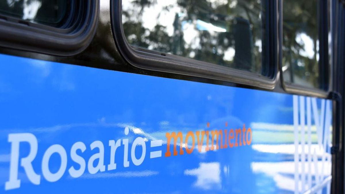 Presentan nuevos colectivos de la línea 130