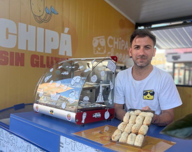 Dejó un puesto gerencial para crear su marca de chipás artesanales