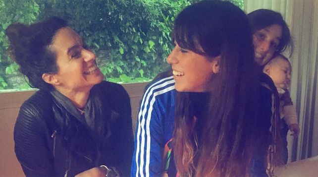 Renata Repetto debutó como cantante en malla y encendió las fantasías ...