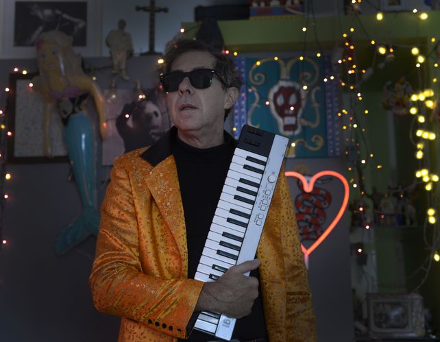 Coki Debernardi y los Killer Burritos presentan en vivo su nuevo disco