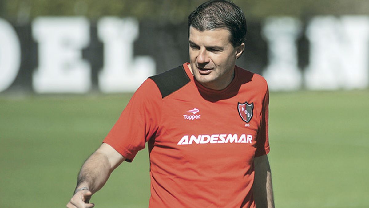 “Cada semana estamos mejor”, afirmó el DT de Newells, Gustavo Raggio