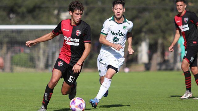 Quién es Tomás Pérez, el chico que puede jugar de volante central en Newells