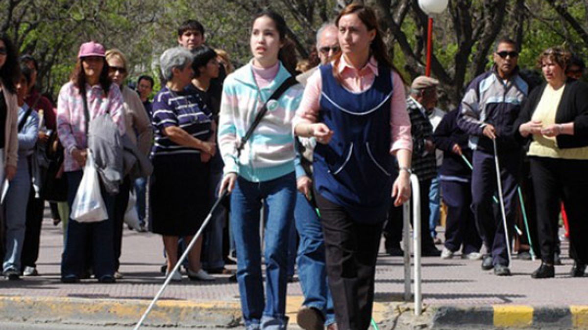 Realizan hoy una campaña sobre cómo ayudar a las personas ciegas en la ...