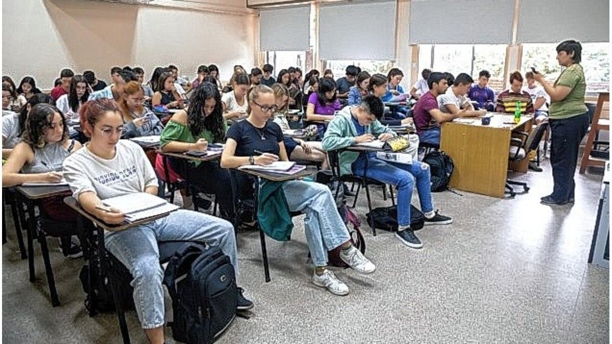 Cobro de arancel a estudiantes extranjeros en universidades públicas ...