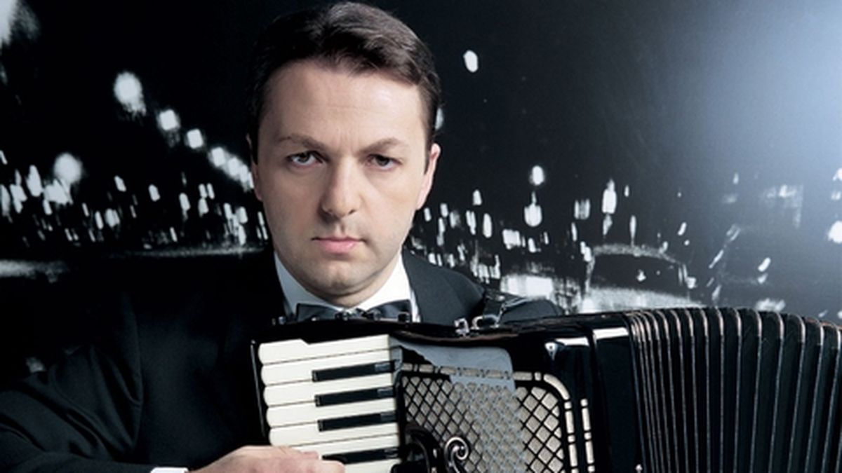 En el marco del tour 2018 llega de Italia el héroe del acordeón, Mirco ...