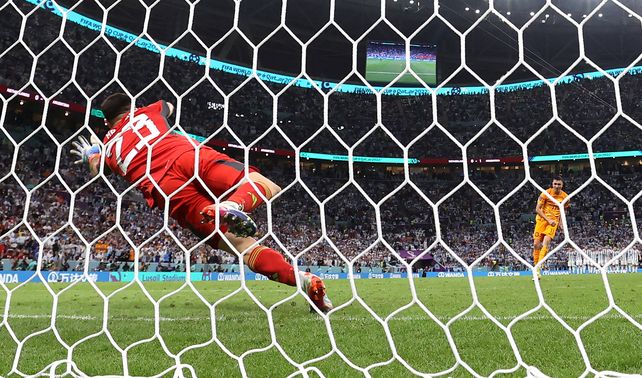 Mundial de Qatar 2022: cuando el Dibu Martínez se vistió de Sergio ...
