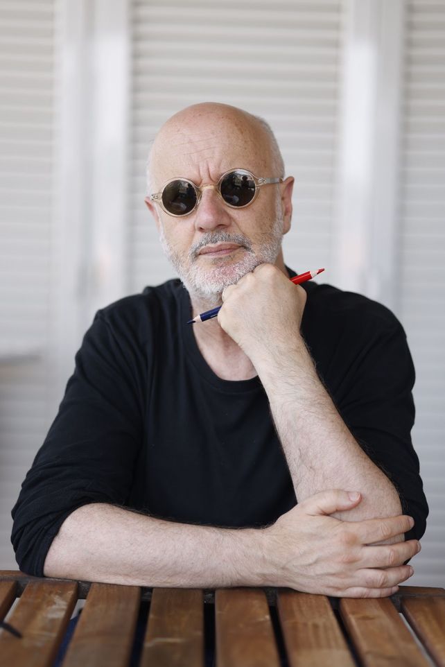 Rodrigo Fresán: Me gusta pensar que los libros son una estaca o un ...