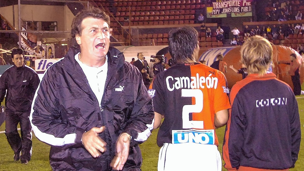 Arranca la nueva era de Julio Falcioni como DT de Colón