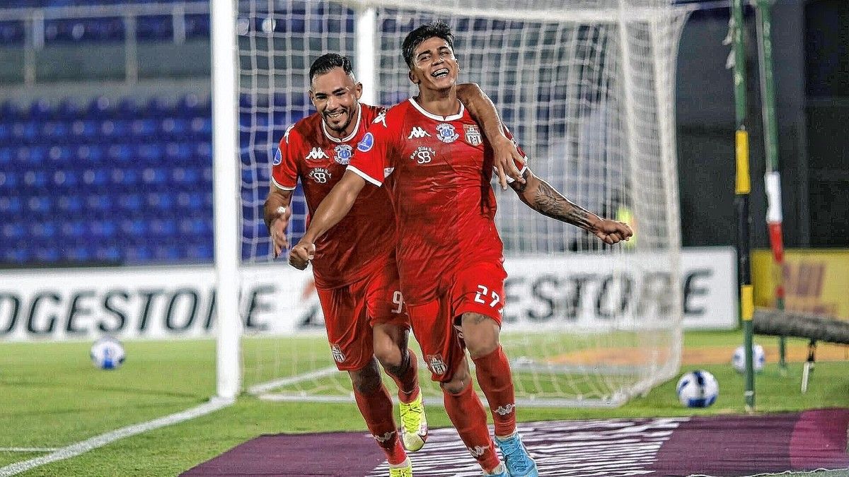 Unión preguntó por el delantero Junior Marabel