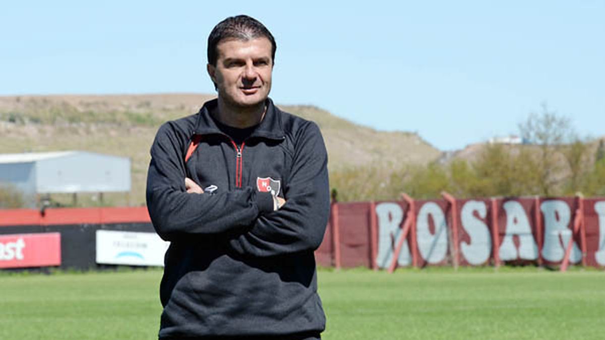 Uno aprende con estos jugadores, afirmó Gustavo Raggio al agradecer al ...