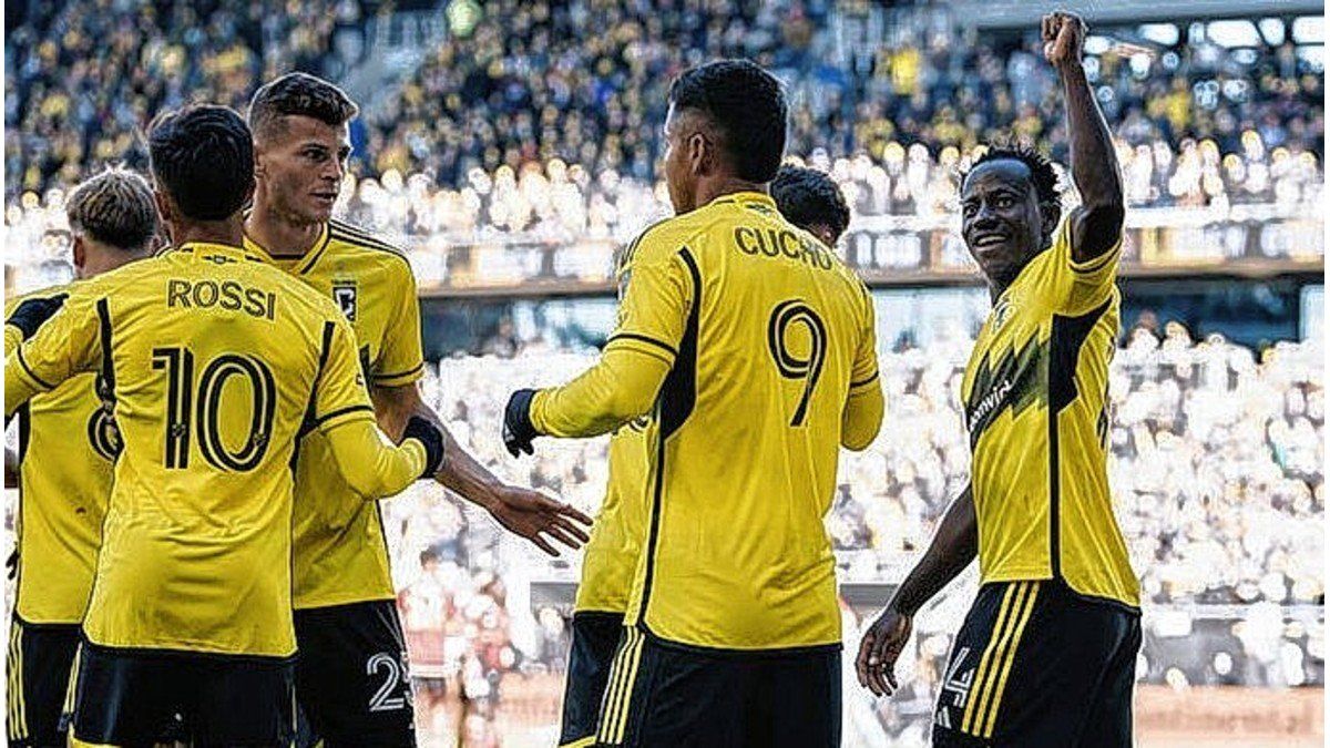 Columbus Crew arrancó la defensa de su título con un triunfo