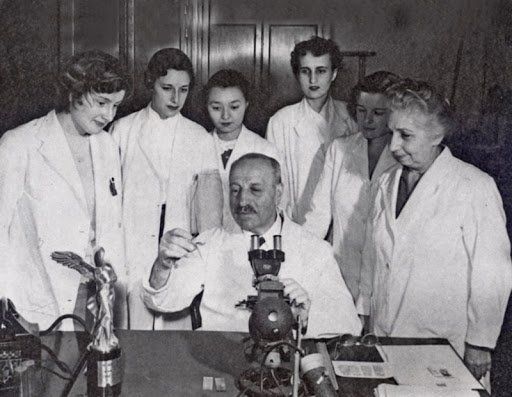 La historia de Georgios Papanicolaou y su descubrimiento clave en la ...