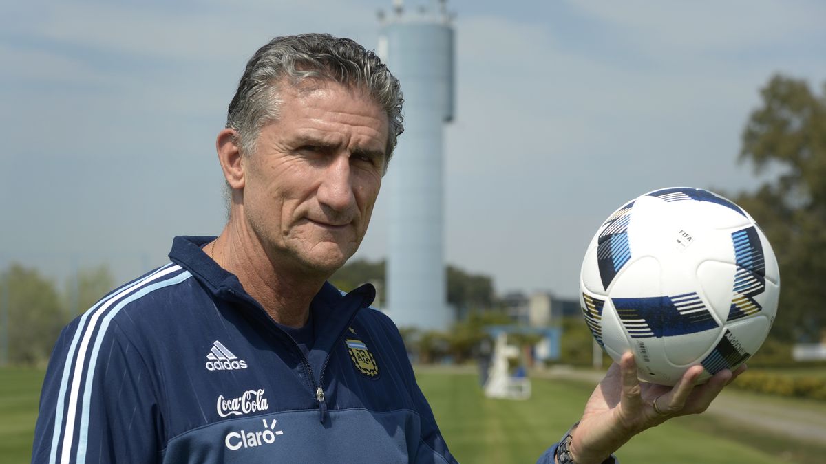 Bauza sueña despierto y dice que se imagina a Messi levantando la copa ...