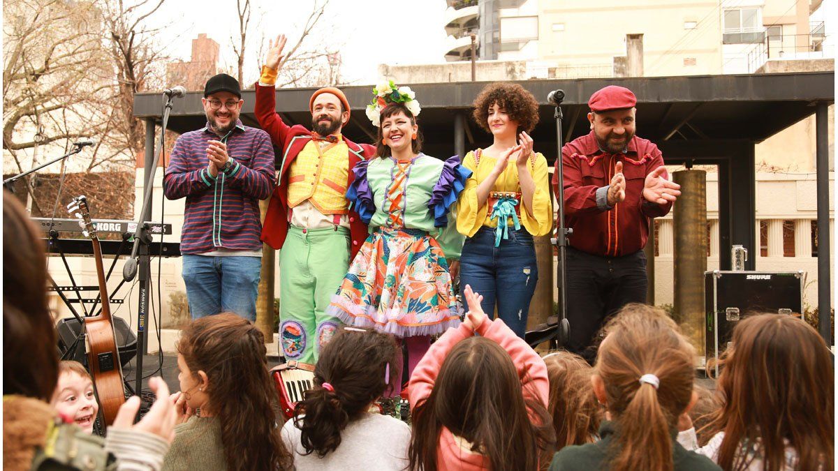 Che Bochinche presenta: Canciones para mover el esqueleto