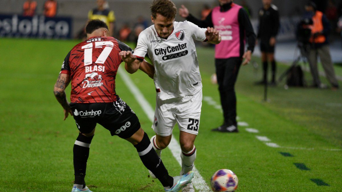 Newells: reaparece Angelo Martino y volverá al 4-3-3