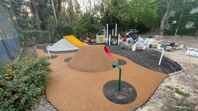 Una empresa rosarina diseñó los nuevos patios de la escuela de la ...