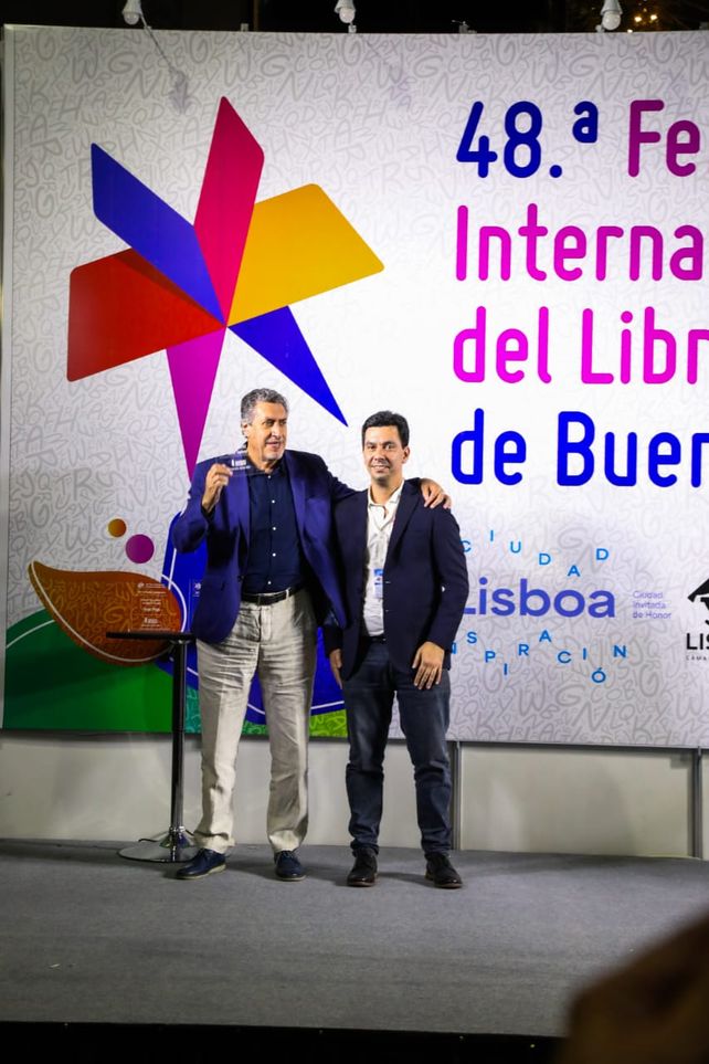 El rosarino Perico Pérez recibió el premio nacional al librero del año