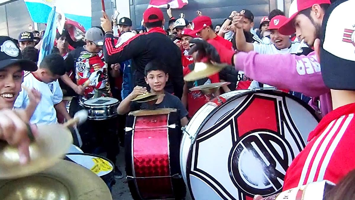 Vuelven los bombos al Estadio Monumental de River