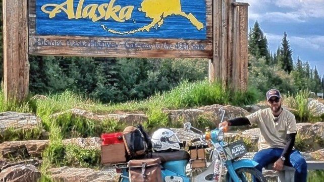 Pablito Viajero cumplió su sueño y llegó a Alaska en su Econo desde ...