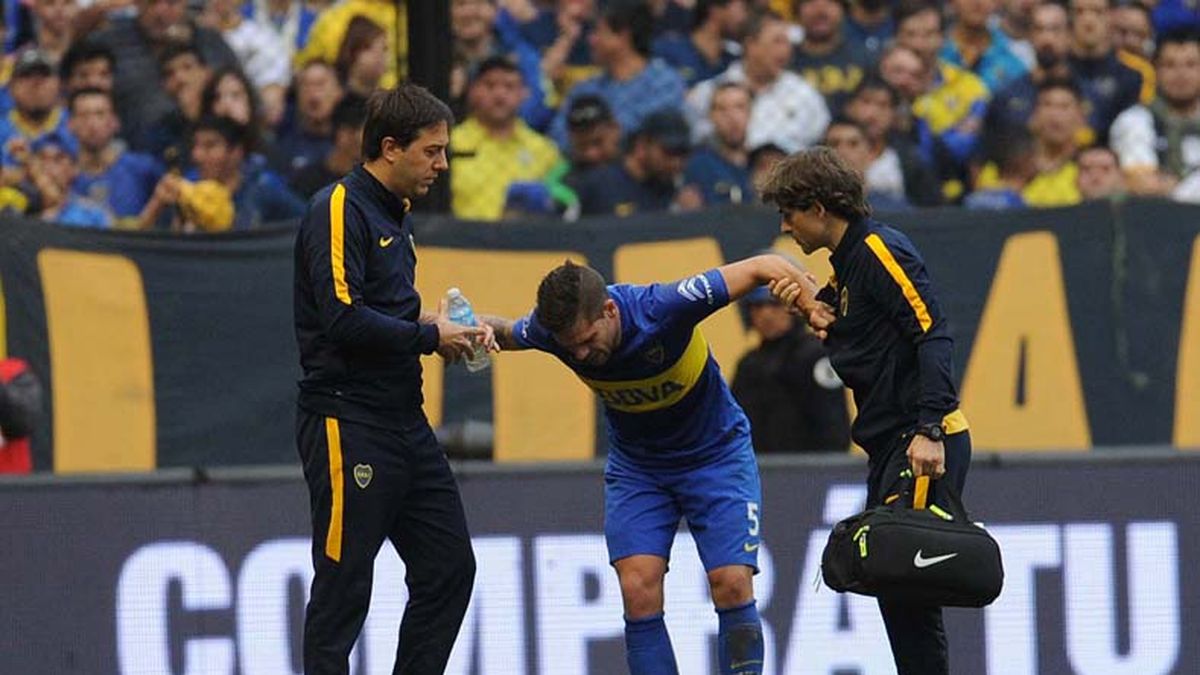 Los memes por la lesión de Gago son virales en las redes