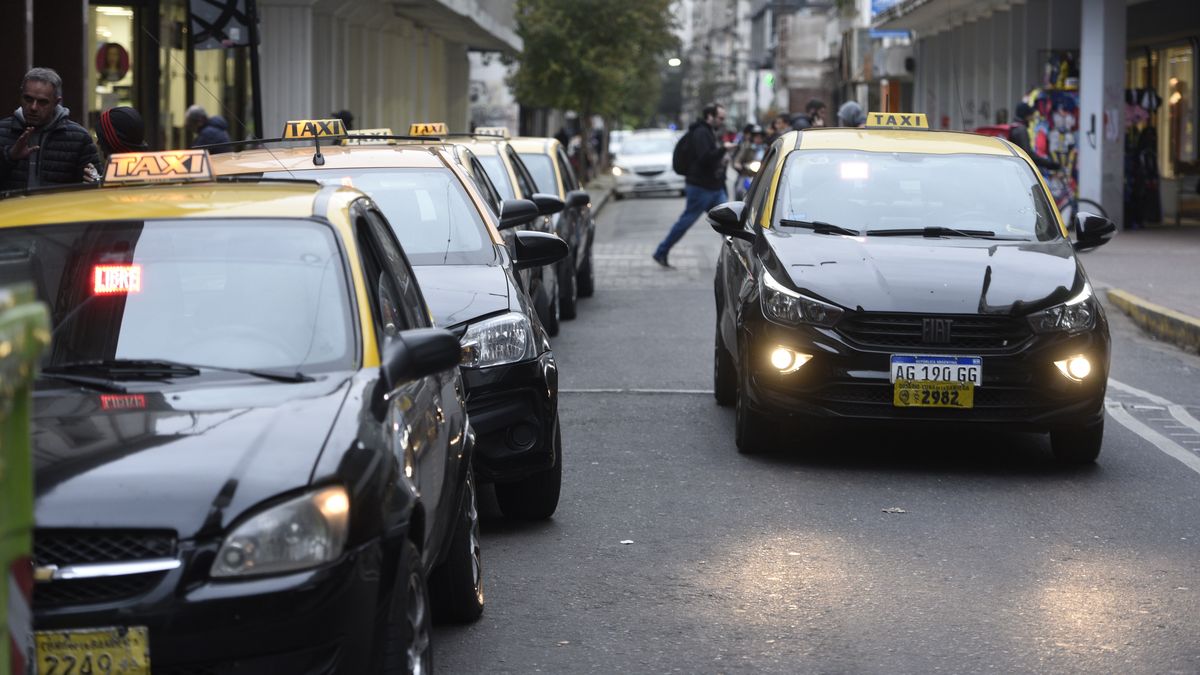 Este jueves entra en vigencia una nueva suba de taxis en Rosario ...