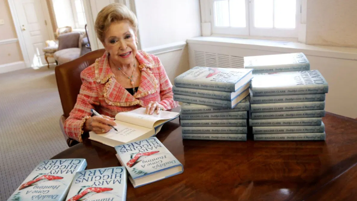 Murió la escritora Mary Higgins Clark, maestra de la literatura de suspenso