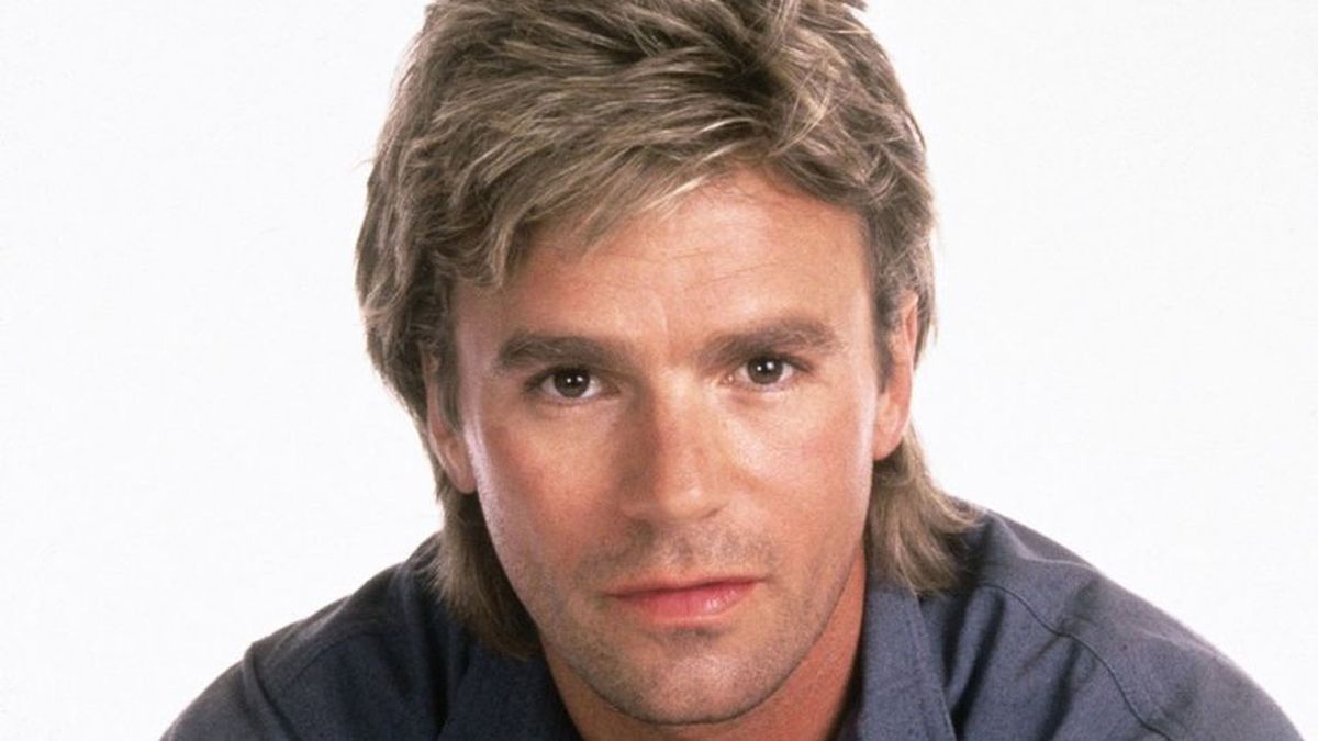 El protagonista de MacGyver, irreconocible