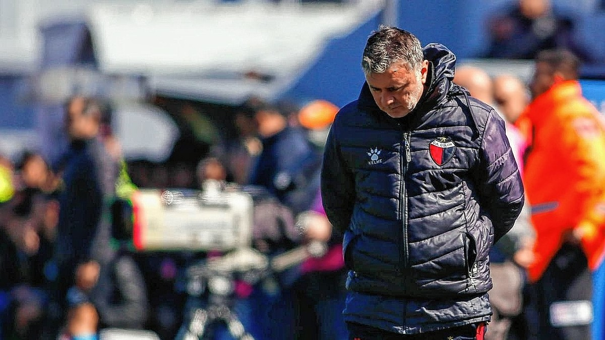 Adrián Marini prepara cambios en Colón para enfrentar a Boca