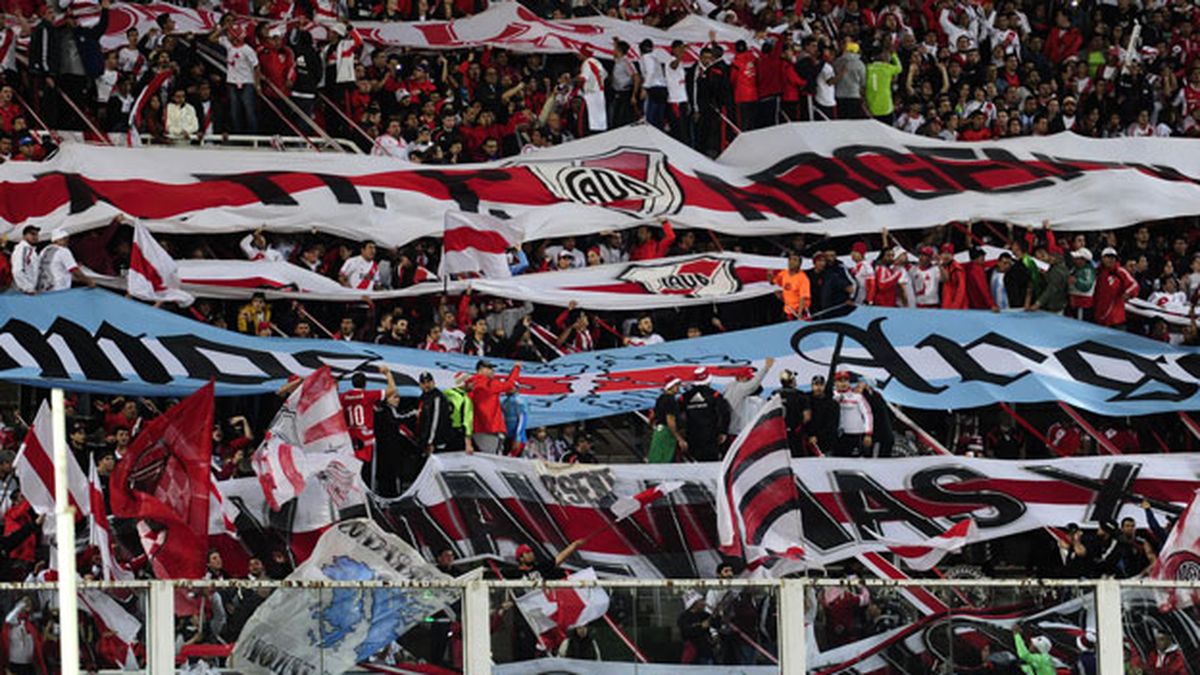La bandera de River que hizo calentar a los hinchas de Boca