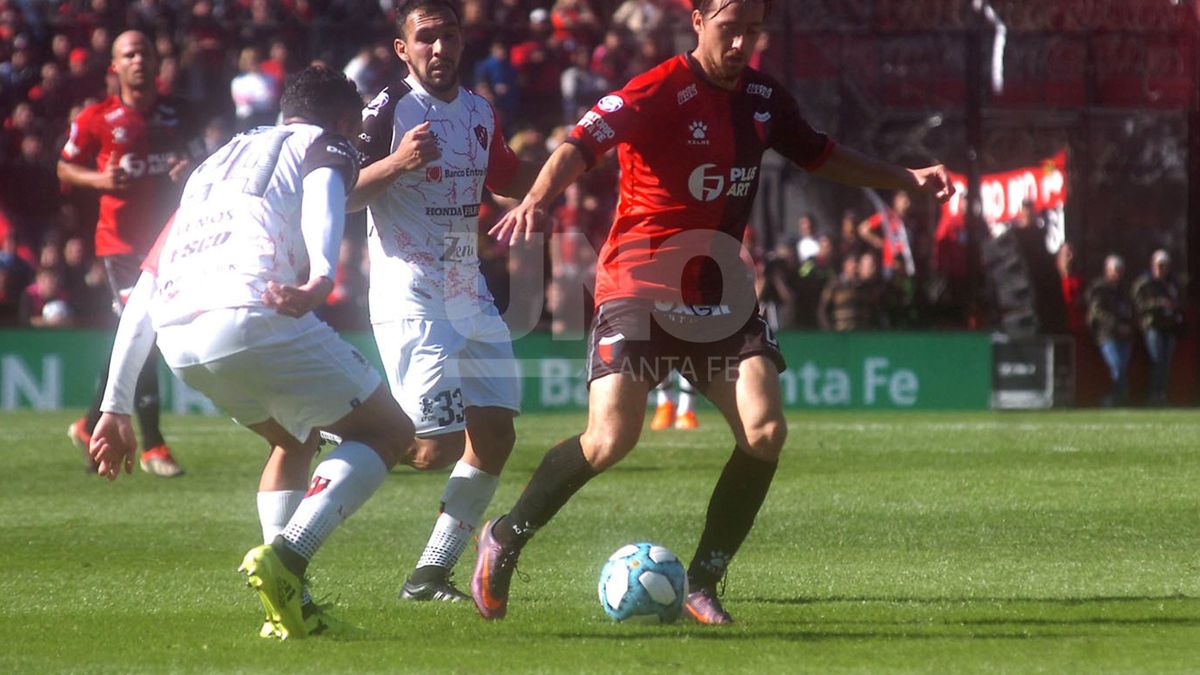 Christian Bernardi lucha por un lugar para el debut de Colón