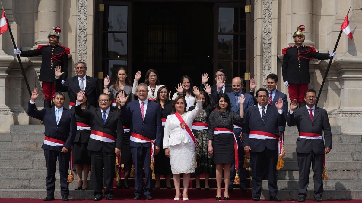 Dina Boluarte tiene a sus ministros pero hay dudas si logrará apaciguar ...