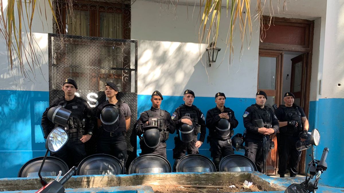 Superpoblación, el trasfondo del disturbio en la comisaría 15ª que ...