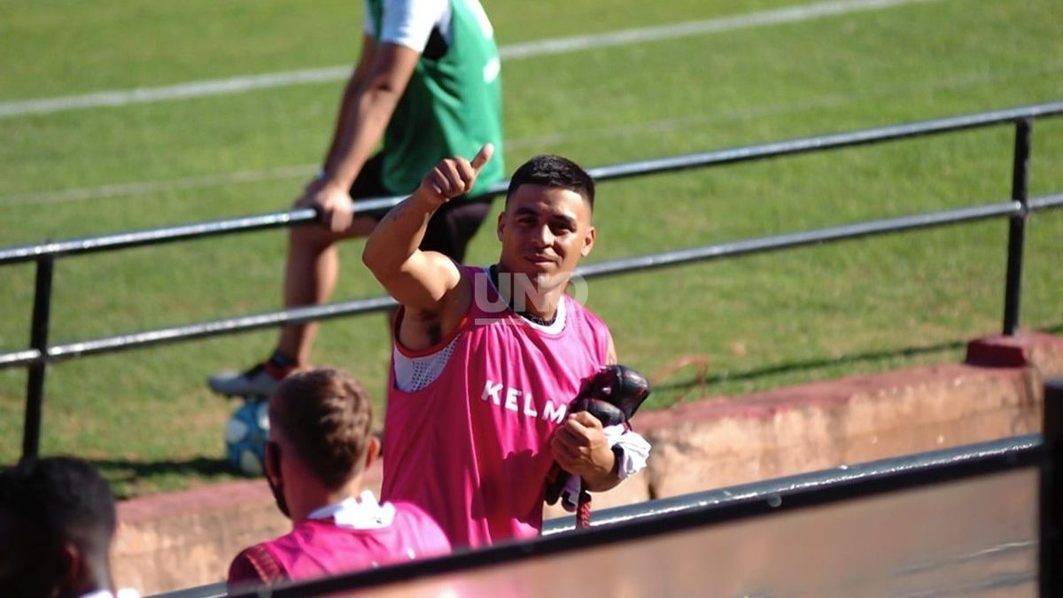 Brian Fernández vuelve a trabajar separado del plantel