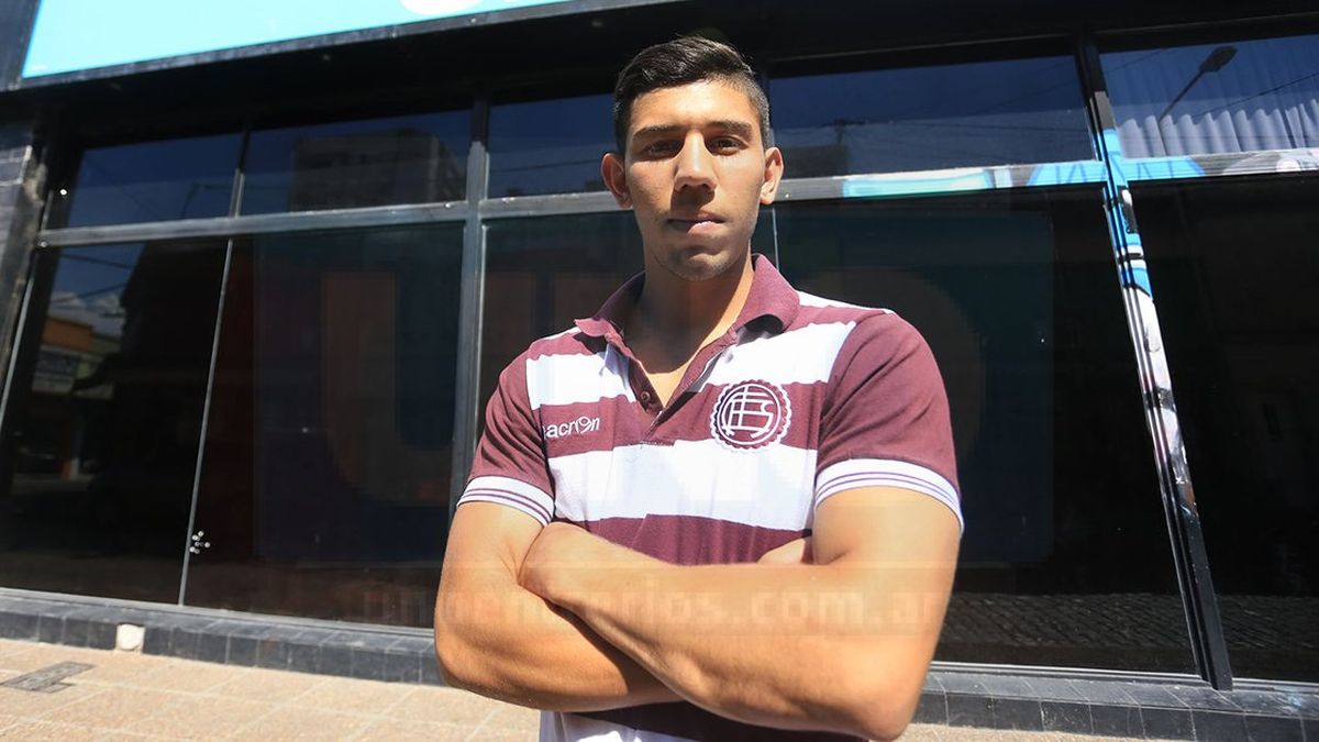 Enzo López firmó su primer contrato en Lanús y sueña con debutar en Primera