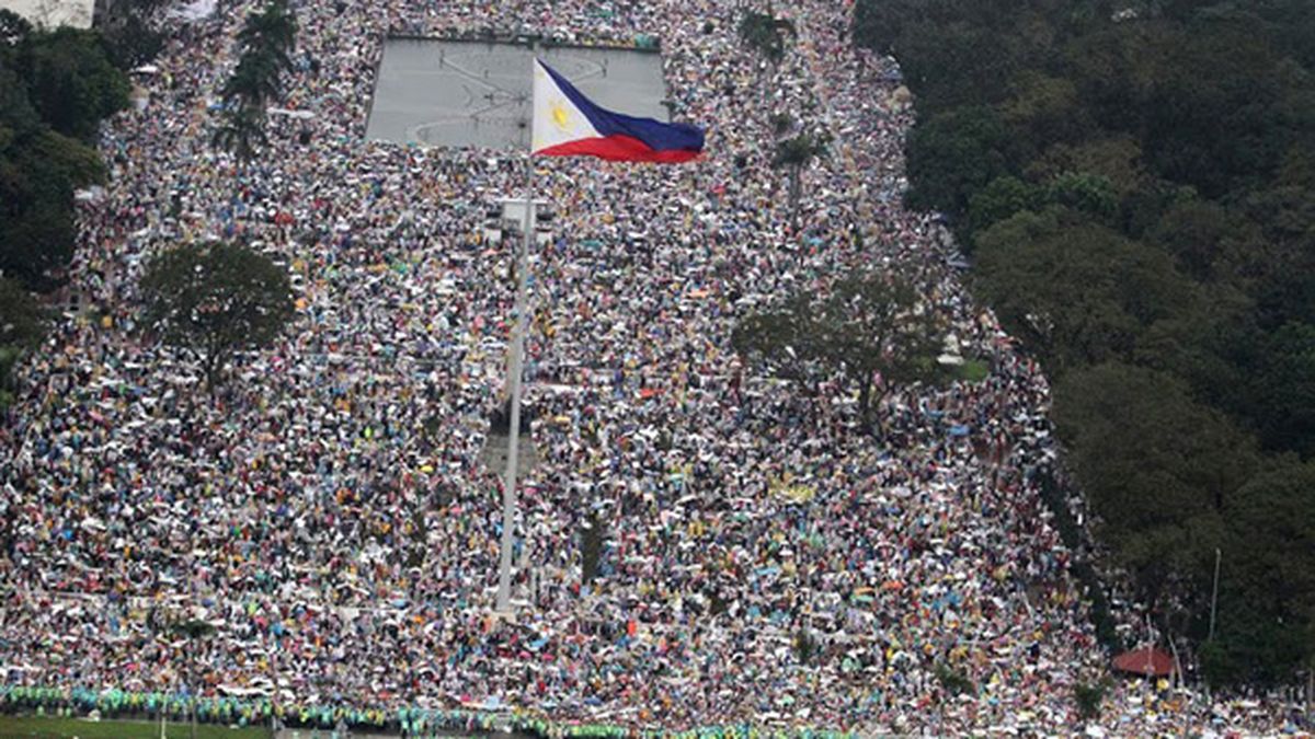 Francisco convocó casi 7 millones de fieles en una misa en Filipinas Francisco convocó casi 7 millones de fieles en una misa en Filipinas