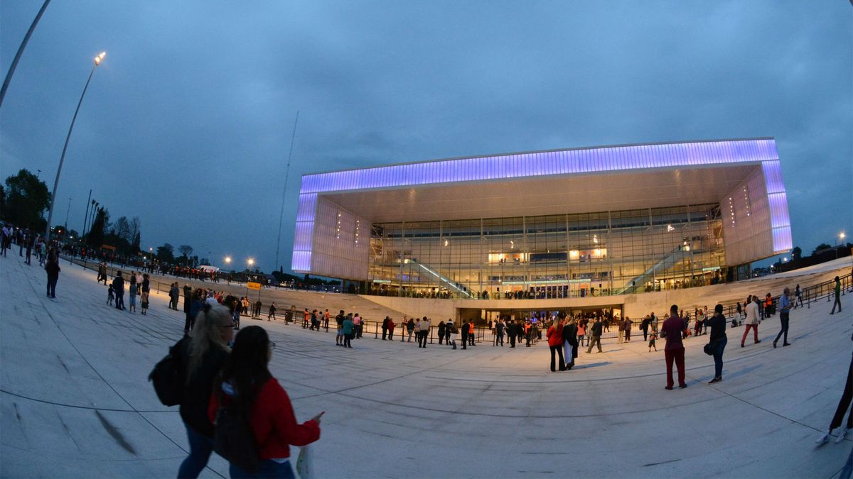 Con un show artístico de primer nivel se inauguró el espectacular Antel ...